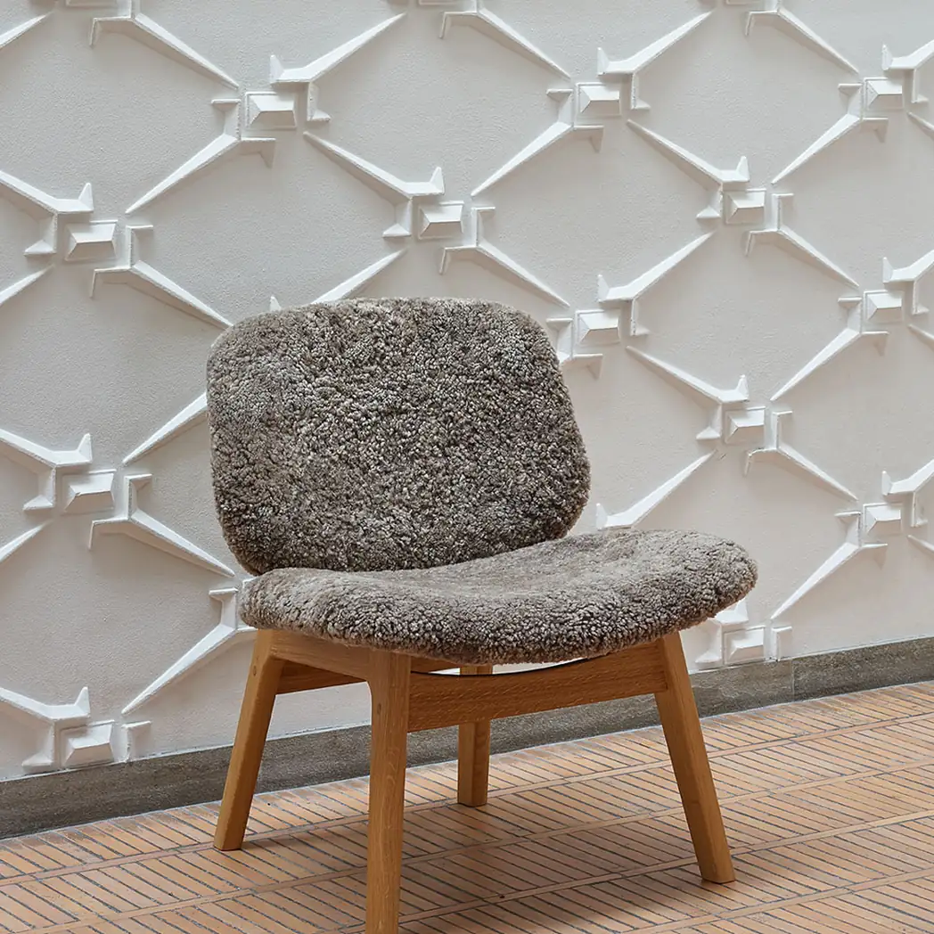 RO Collection Pandora Lounge chair with Sheepskin